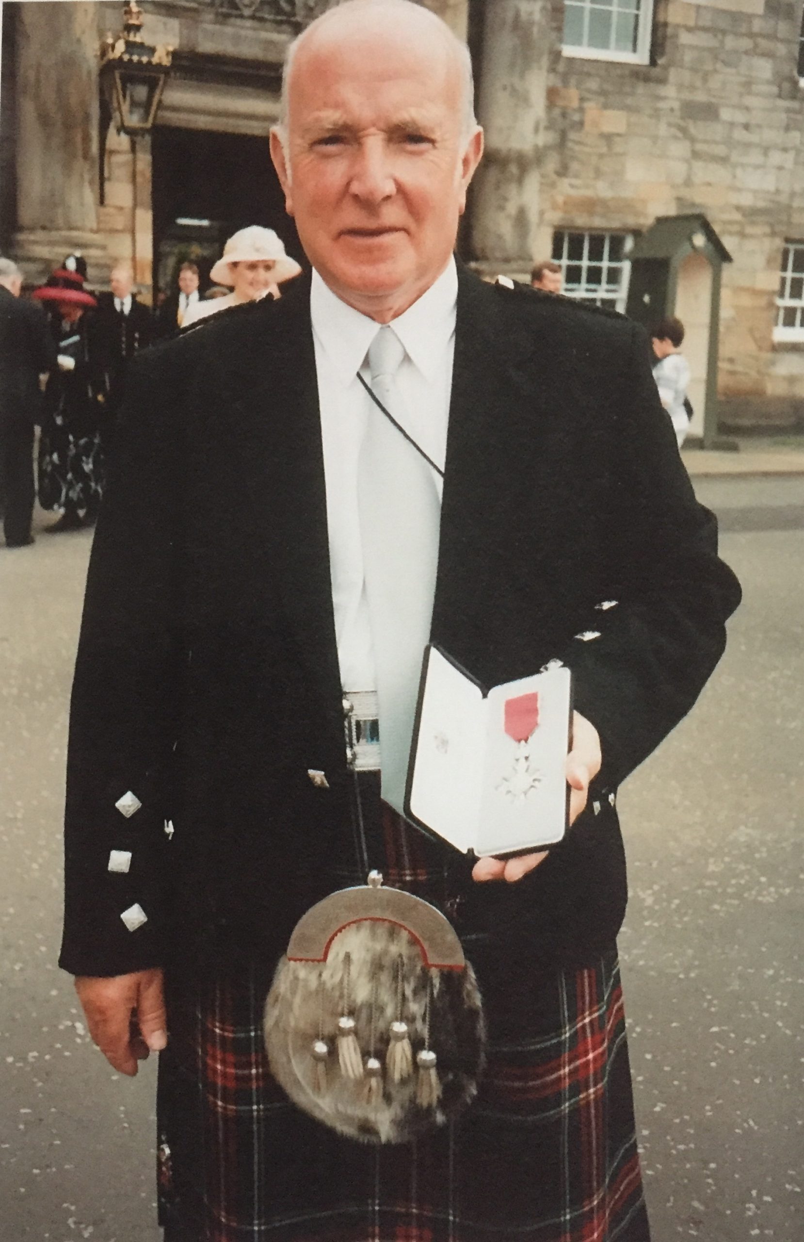 Hugh Edmond MBE – Fintry Museum